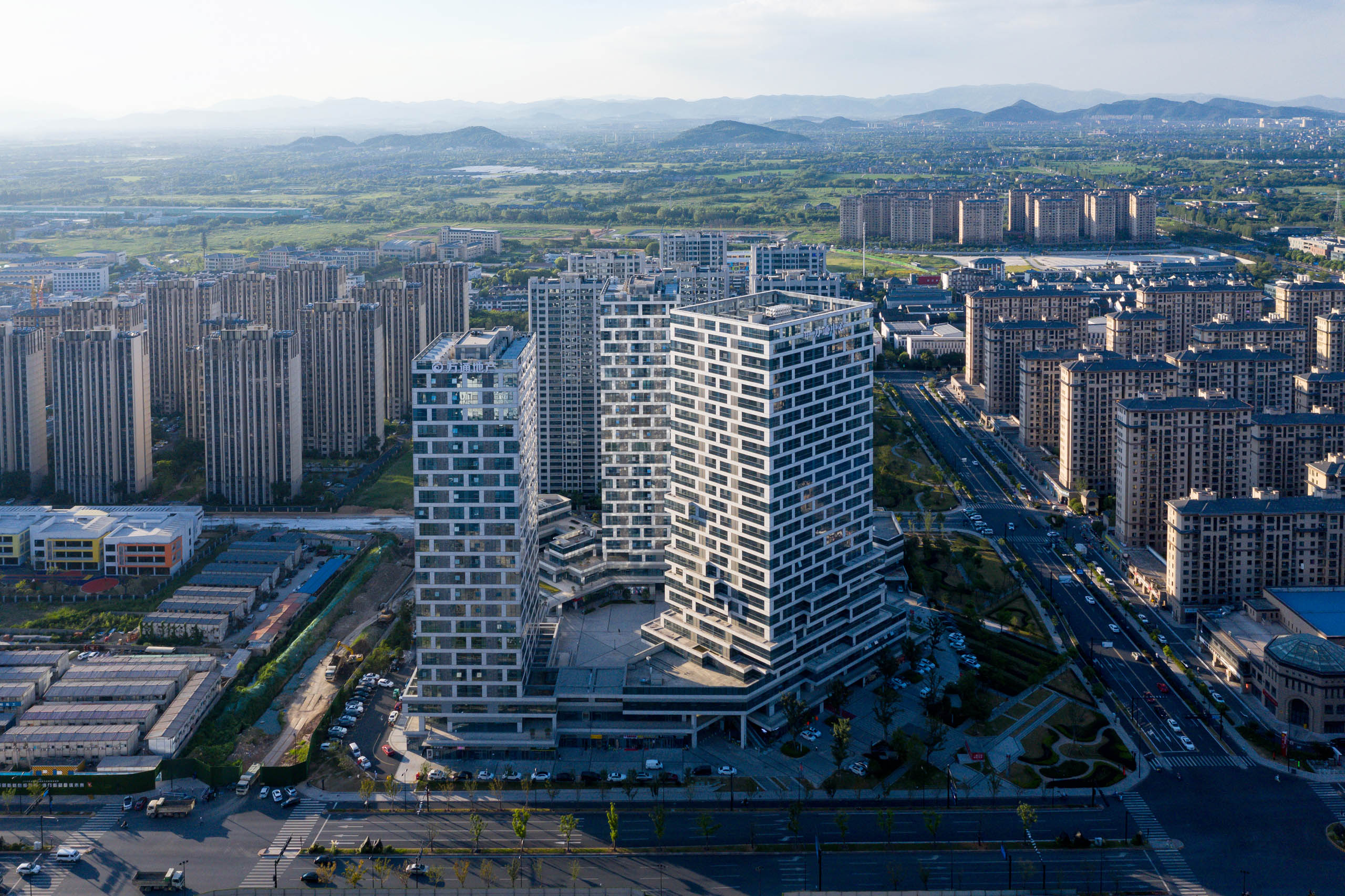 CLOU’s mixed-use complex, the Vantone Center opens in Yuhang ‘Future ...