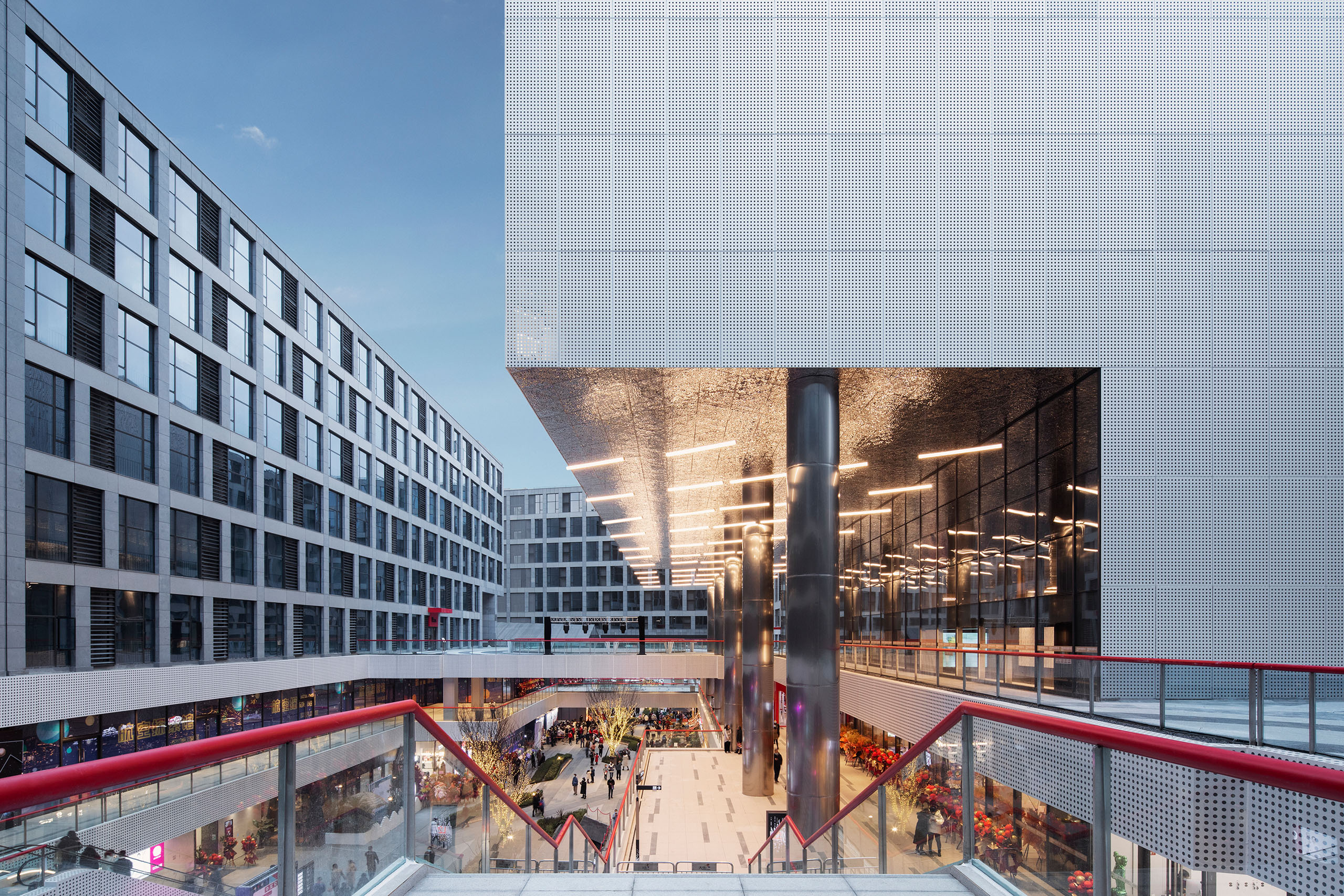 Starry Street Wuhou won the ICONIC Awards 2021 - CLOU architects