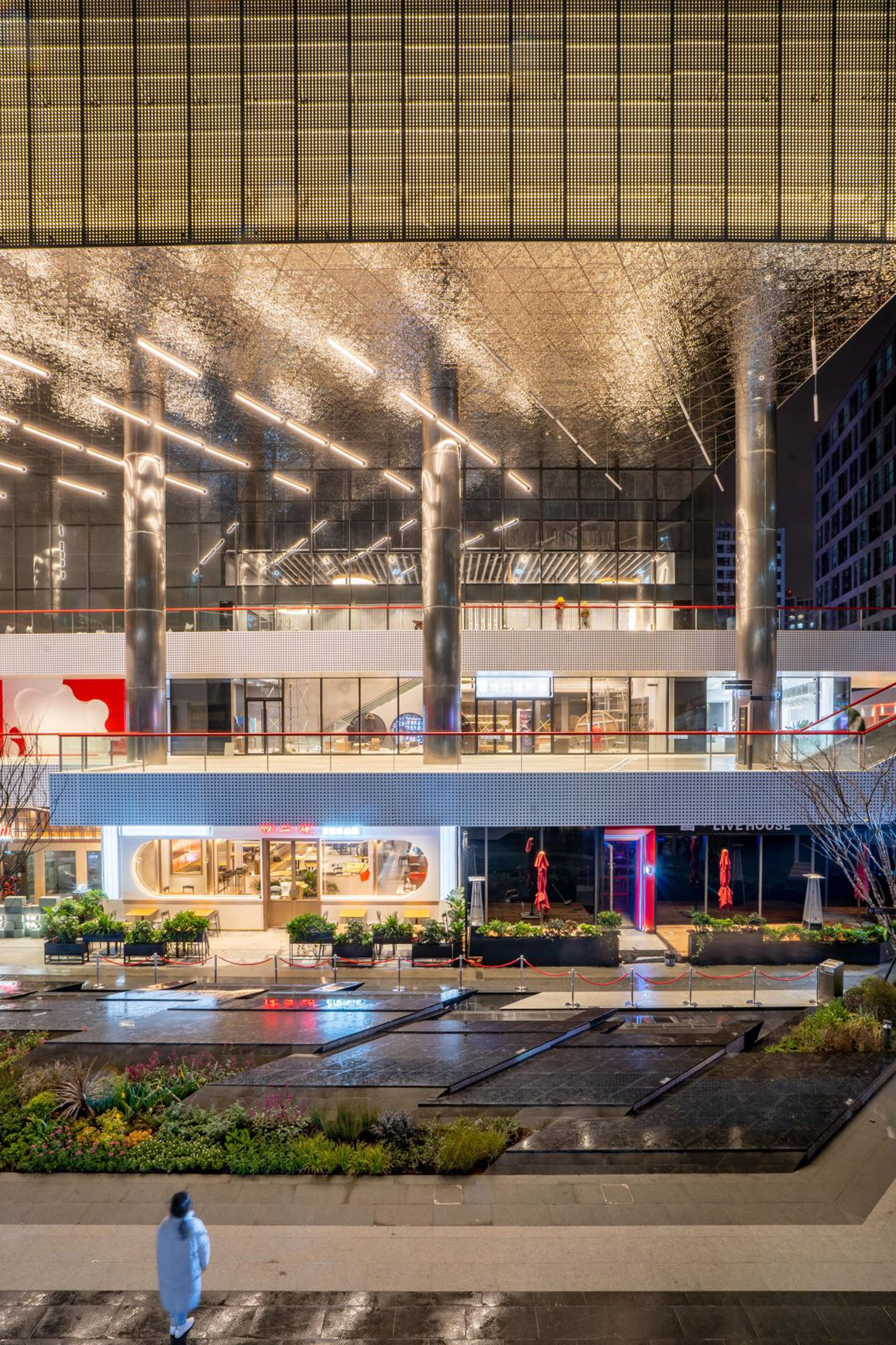 Starry Street Chengdu Wuhou - CLOU architects